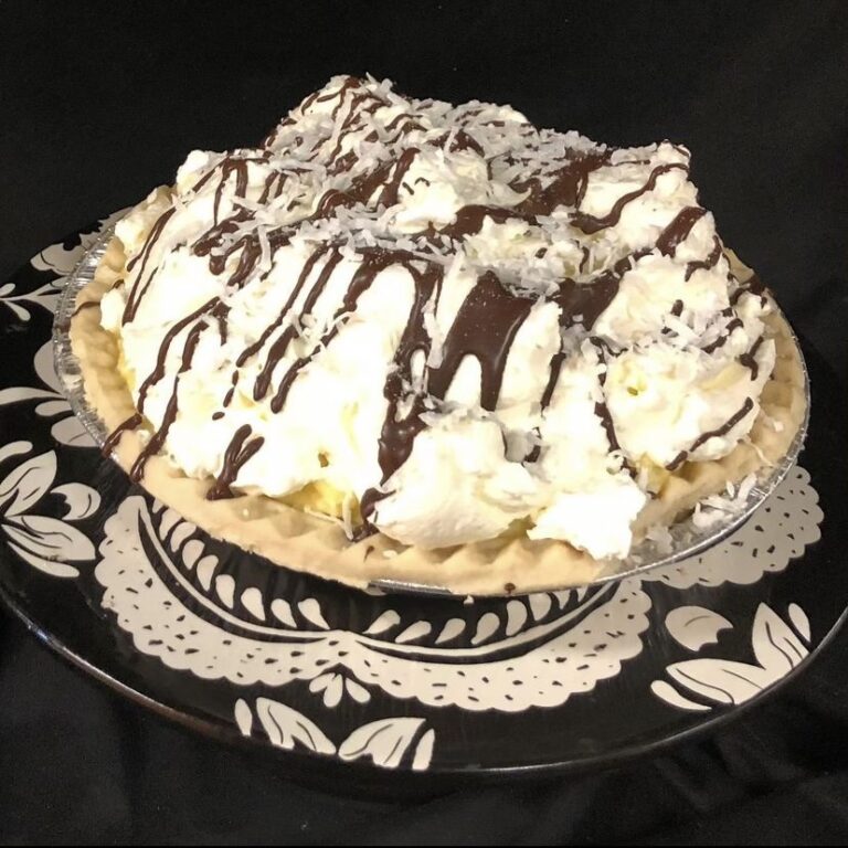 The Bake Works The Bake Works creative cakes. delicious desserts.